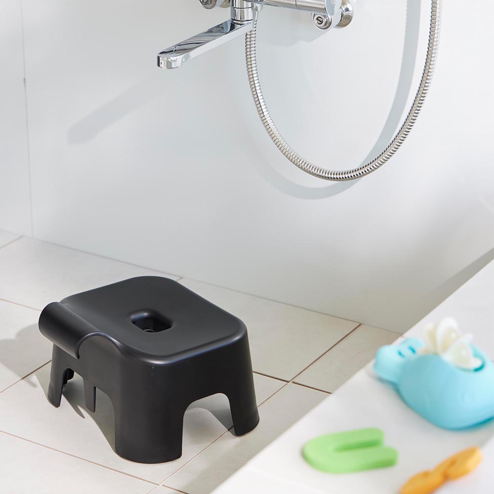 【正規販売店】引っ掛け風呂イス タワー キッズ用 SH13 山崎実業 tower 座面13cm ホワイト ブラック 1763 1764|ビューティーパーク（BEAUTY PARK）美容通販サイト